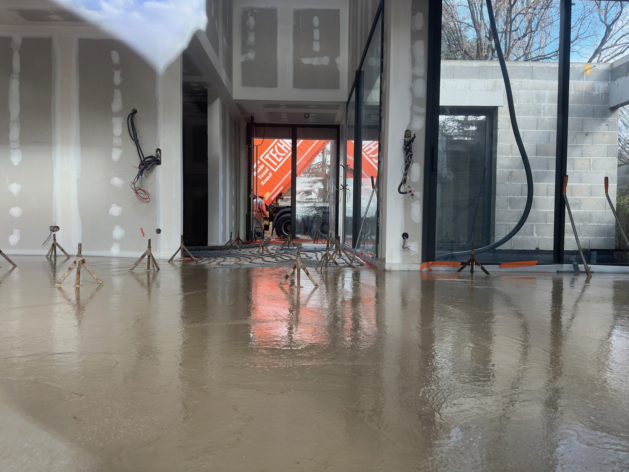 Chape fluide à Lyon - Chapiste Lyon - Chape Lyon avec Technisol